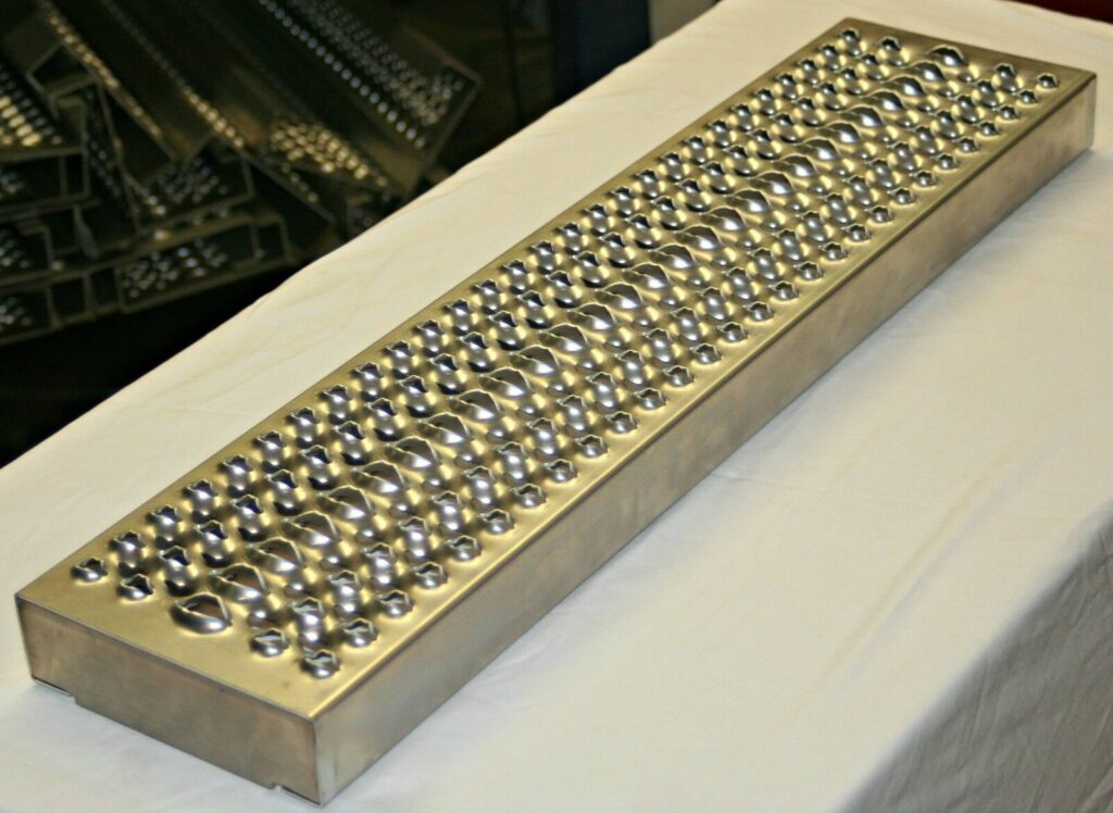 Peterbilt Aluminum DPF Step - Larosa Truck Equipment