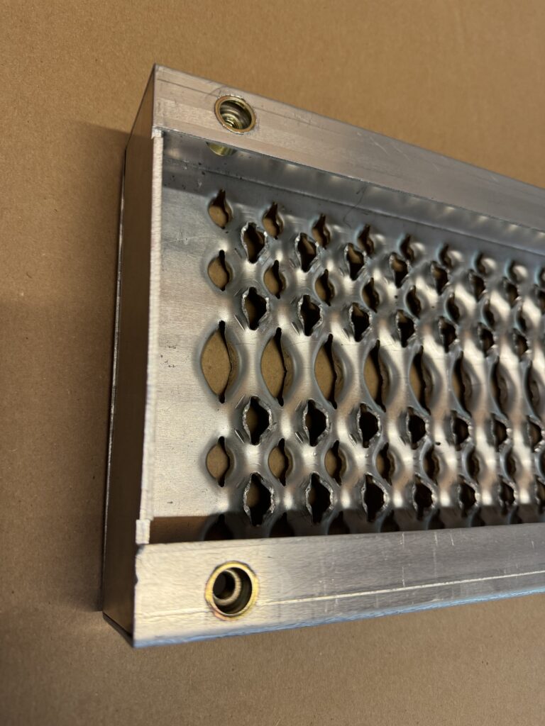 Peterbilt Aluminum DPF Step - Larosa Truck Equipment