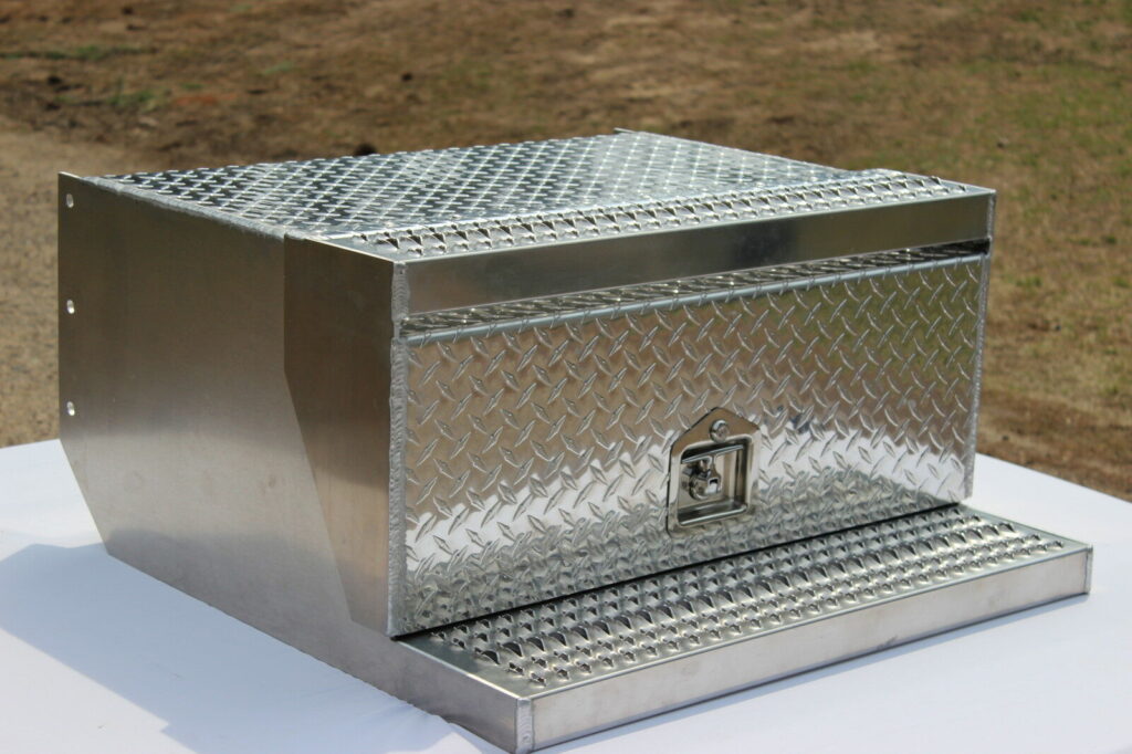 Peterbilt Chain Box Toolbox - Larosa Truck Equipment