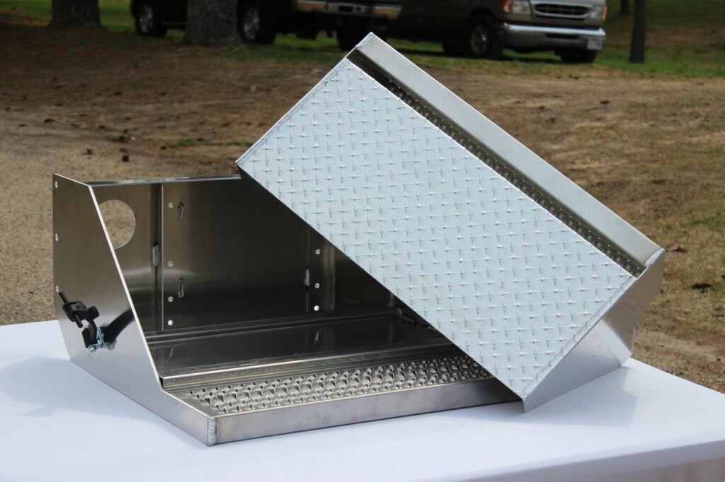 Peterbilt Battery Box - Larosa Truck Equipment